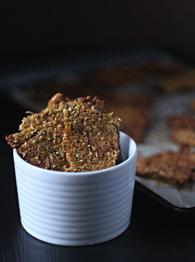 Paleo Veggie Crackers and how I stay healthy while travelling