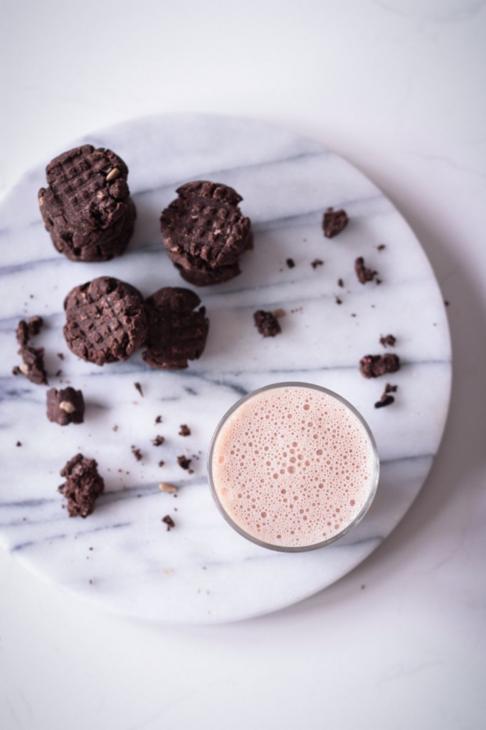 Nut-milk pulp chocolate fudge cookies